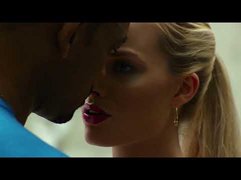 Interracial kiss - Focus 6