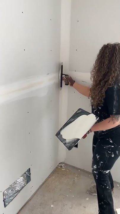 Hawk and trowel coat work - YouTube