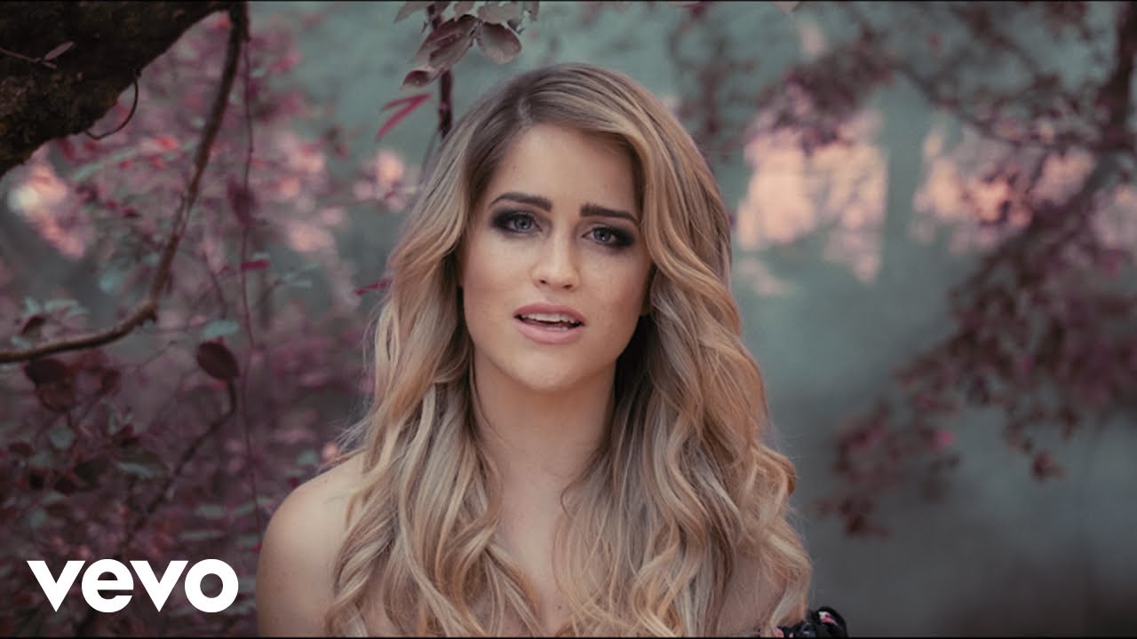 Caroline Grace's Instagram, Twitter & Facebook on IDCrawl