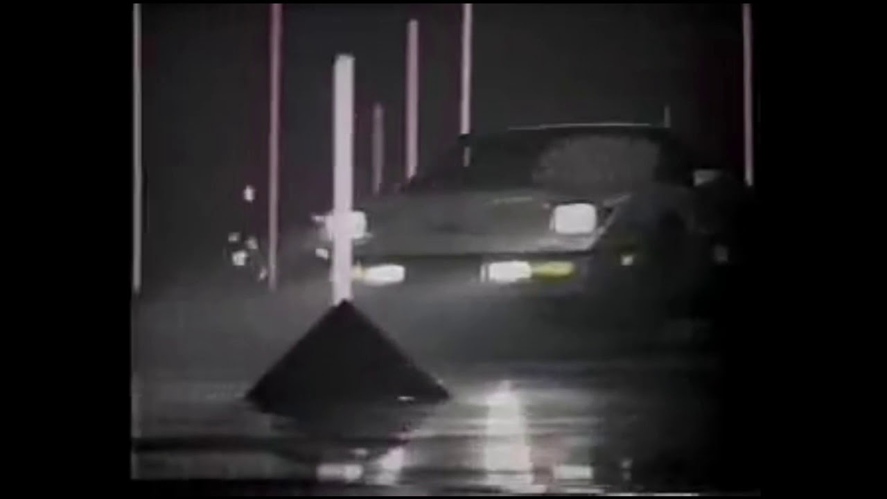 I Put Synthwave Over An Old Commercial For The 1984 Corvette - YouTube