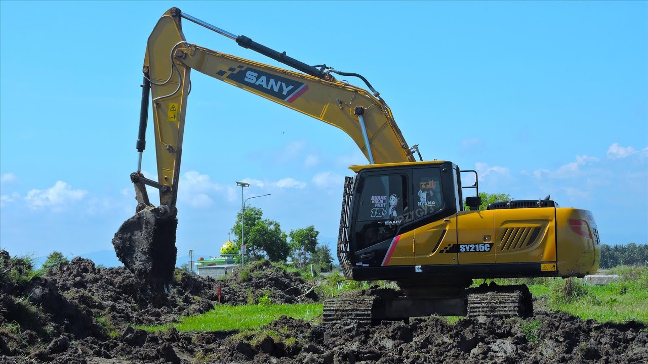 Top Soil Removal Excavator Preparing The Road Construction | Jembatan ...