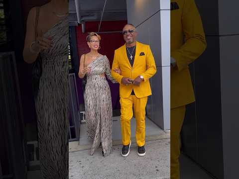 When Angelina and Brodie attend a movie premiere to meet a potential investor.