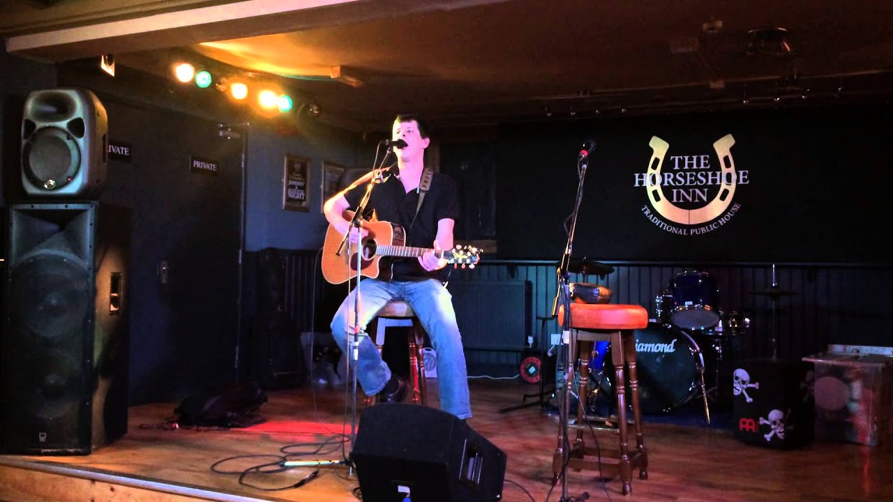 Rob Matheson sings Max Romeo Chase The Devil and The Clash London ...