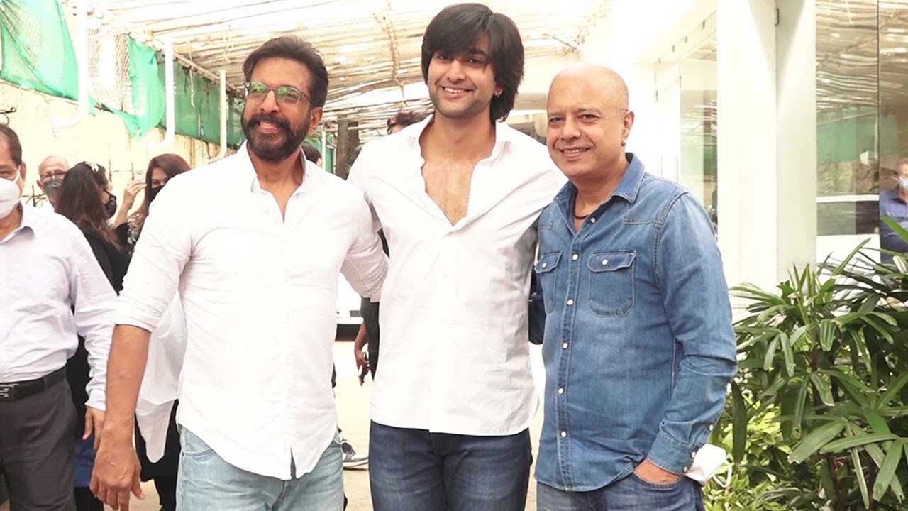 Proud Father Javed Jaffery @His Son Meezan Jaffery Movie Promotion Of ...