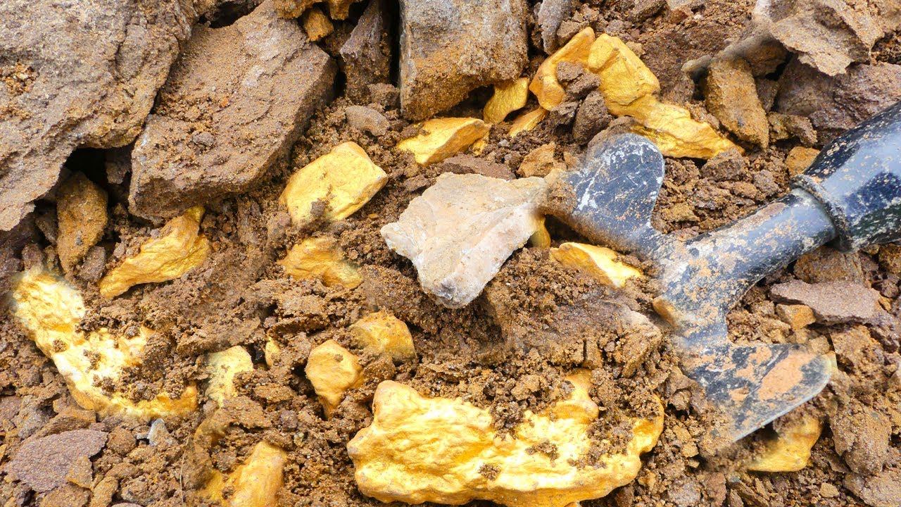 GOLD Hunting, Incredible Gold Finding & found old gold treasure under ...