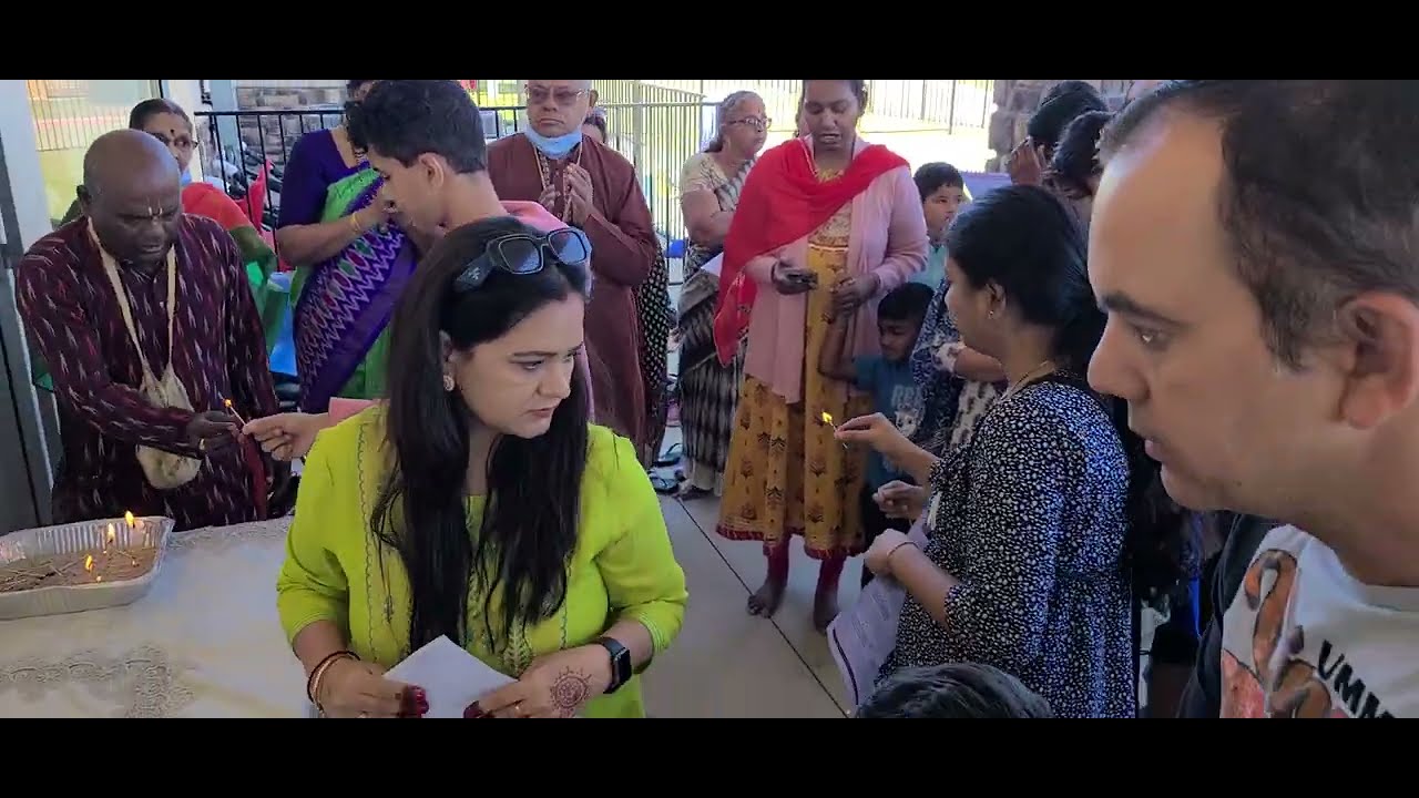 Damodar Ashtakam - Offering Ghee Lamps in Kartik Maas- Gita Mandir ...