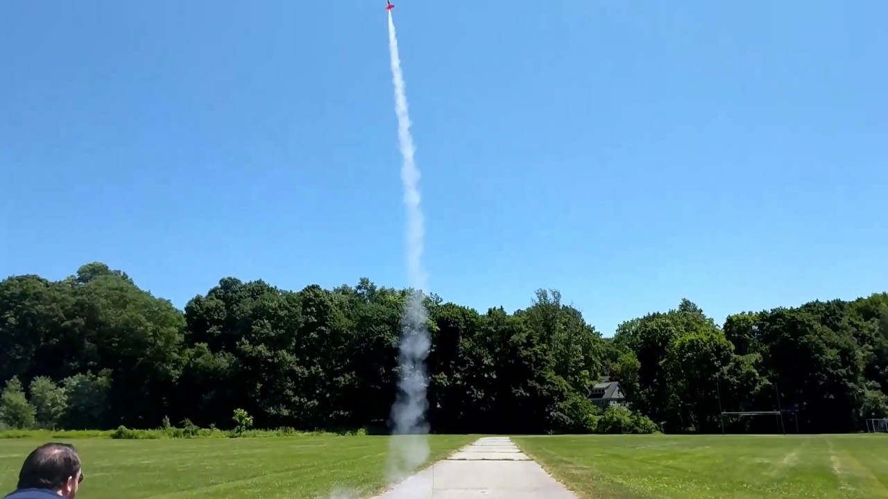Estes Flash Rocket Launch with B6-4 Engine - YouTube