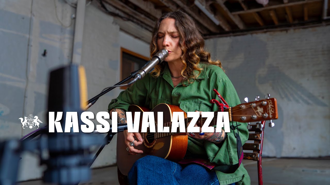 Kassi Valazza live at The state51 Factory - YouTube