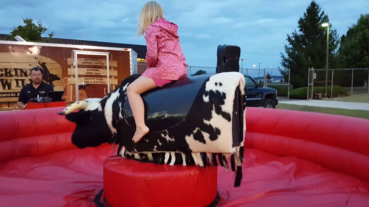 8 year old mechanical bull rider - YouTube