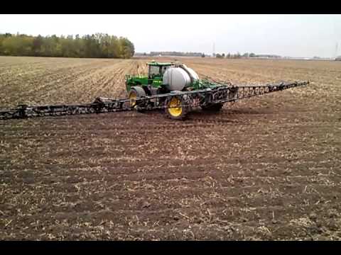 John Deere 4950 Sprayer - YouTube