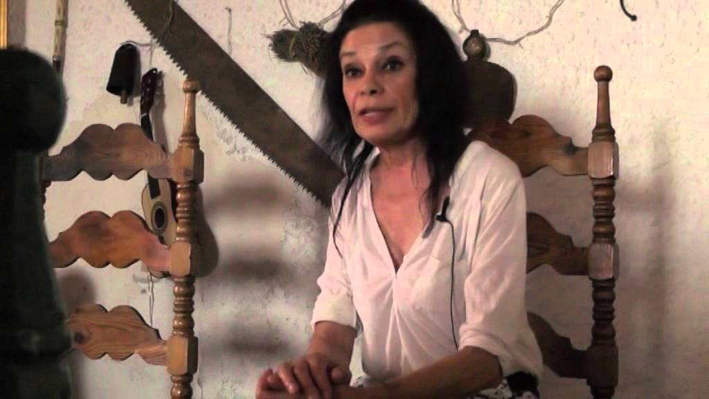 FEATURETTE -ENTREVISTA CON JUANA DE HARO - NEW VAMPIRELLA FEATURETTE ...