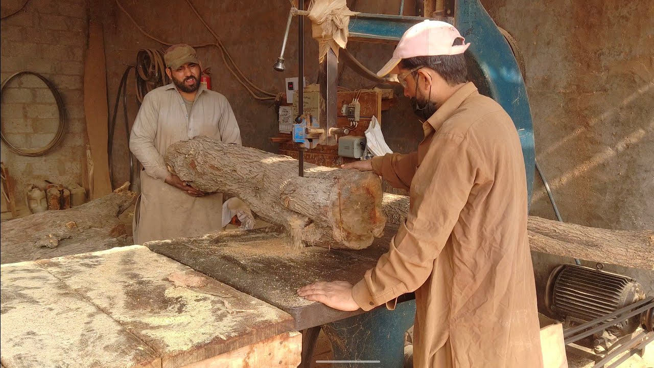 Excellent Skills of Cutting Wood on Bandsaw Machine - YouTube