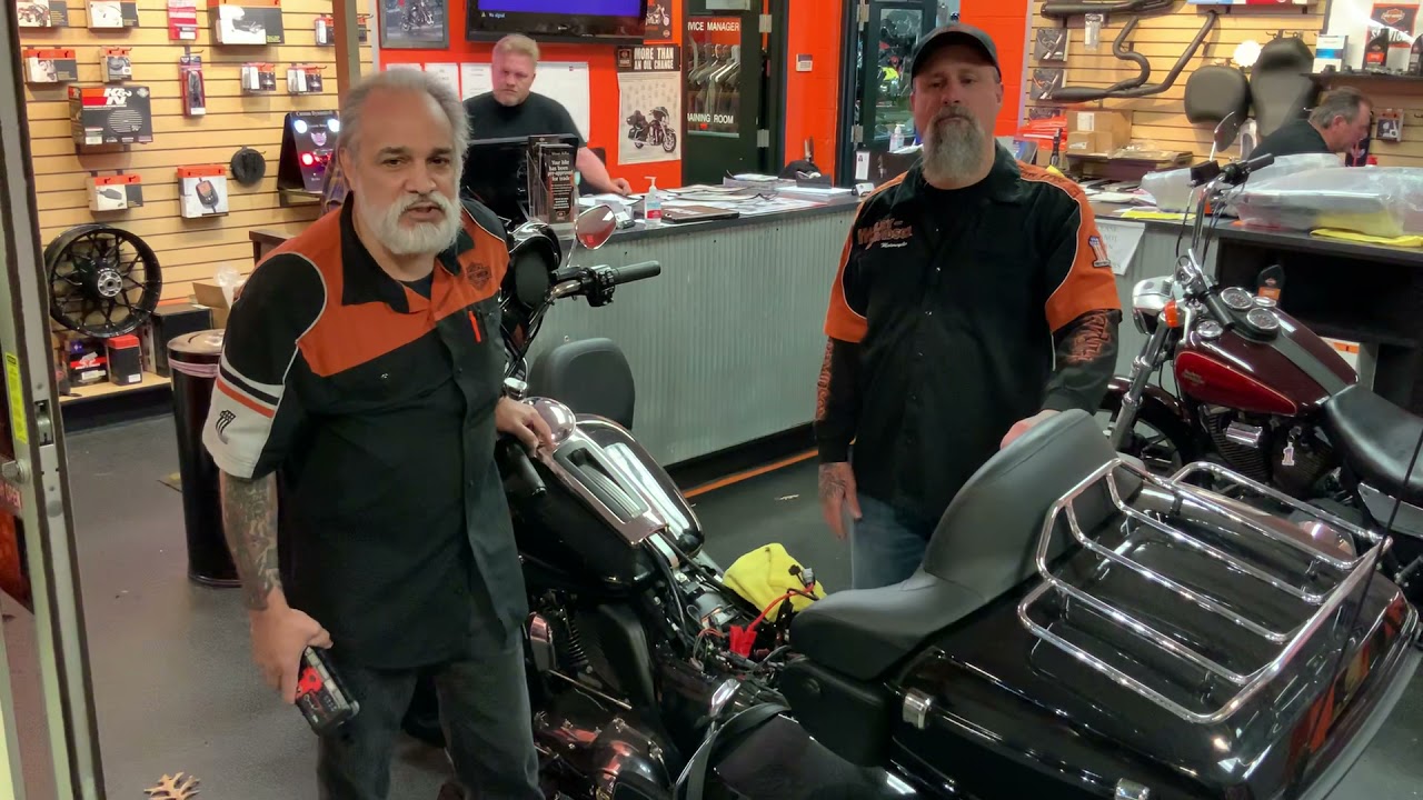 Harley-Davidson HOG Booster Portable Battery Pack - YouTube