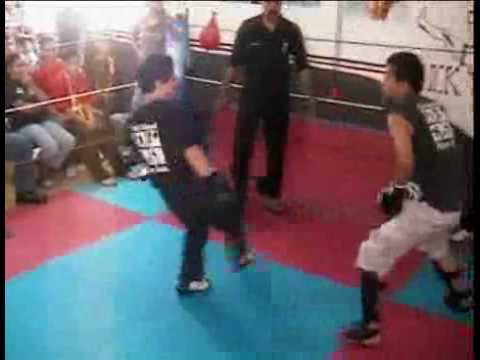 Pelea de Exhibición (Full Contact, Kickboxing) -patada de mula, patada ...