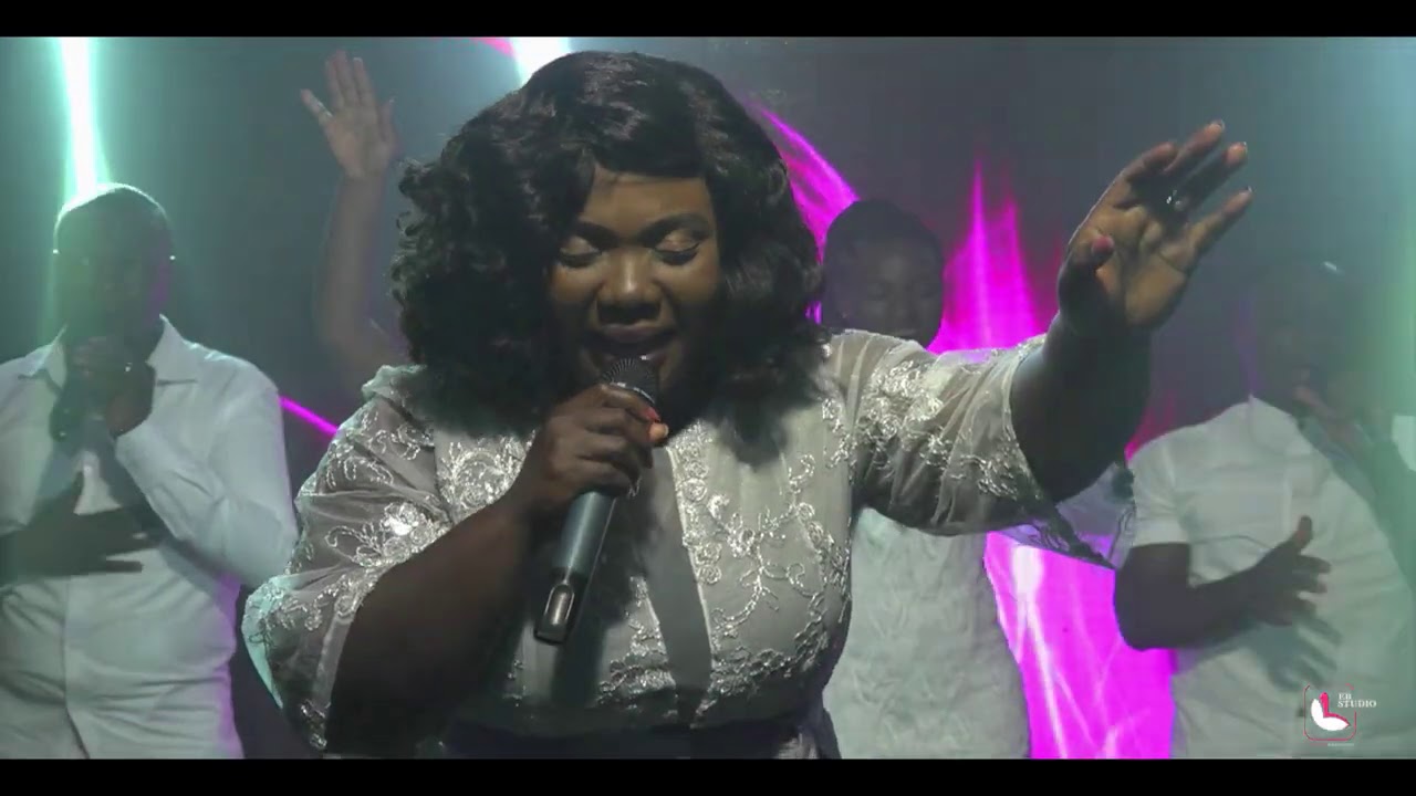 BECKY BONNEY. ONYAME BEN NI OFFICIAL VIDEO. - YouTube