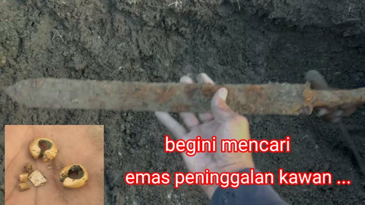 penemuan pedang & emas peninggalan zaman kerajaan, MD Ii East JAVA ...