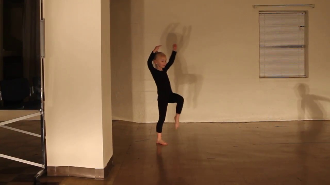 Addie Warm-up for Christmas Dance Dec 18, 2017 - YouTube