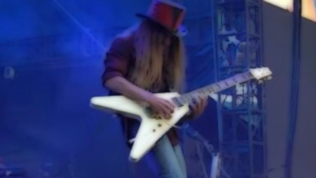 CC Deville Guitar Solo Fenway Park 8/5/2022 - YouTube