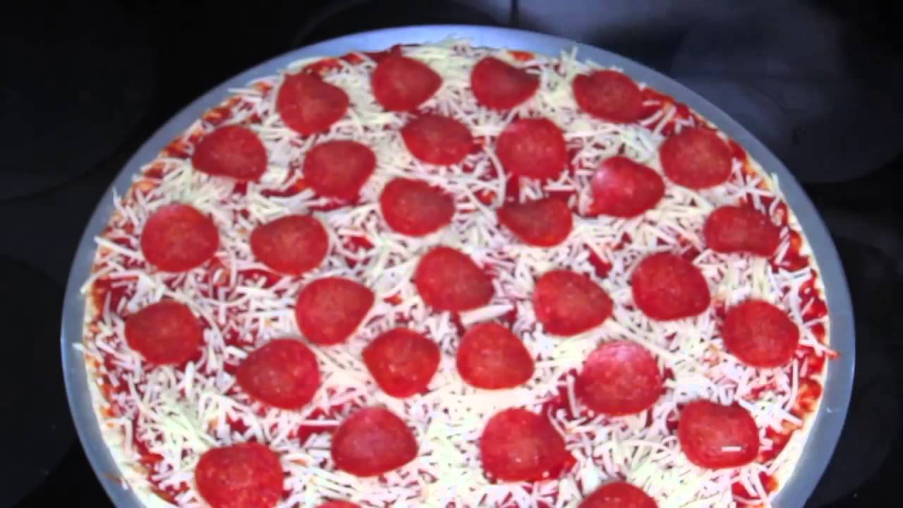 How to a make Lu's Pizza. - YouTube