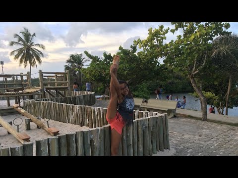 Fazendo alguns movimentos de Ginástica Rítmica Parte1❤️