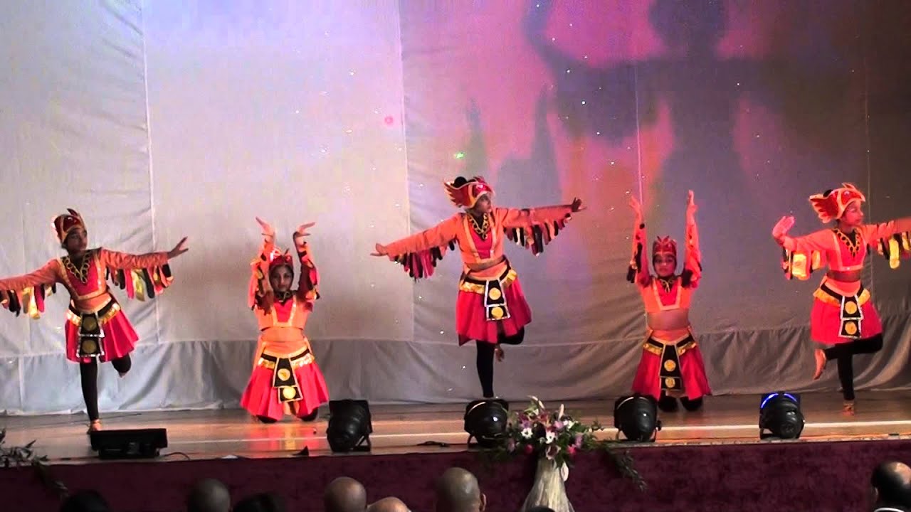 Ukusa Wannama at Thames Vihara New Year Celebrations 2015 - YouTube