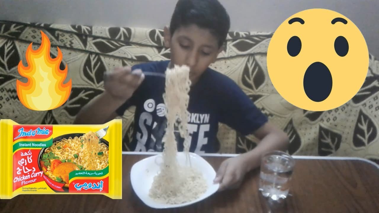 تحدي اكل الاندومي الحار جدا 🔥 تحديات الاكل Youtube