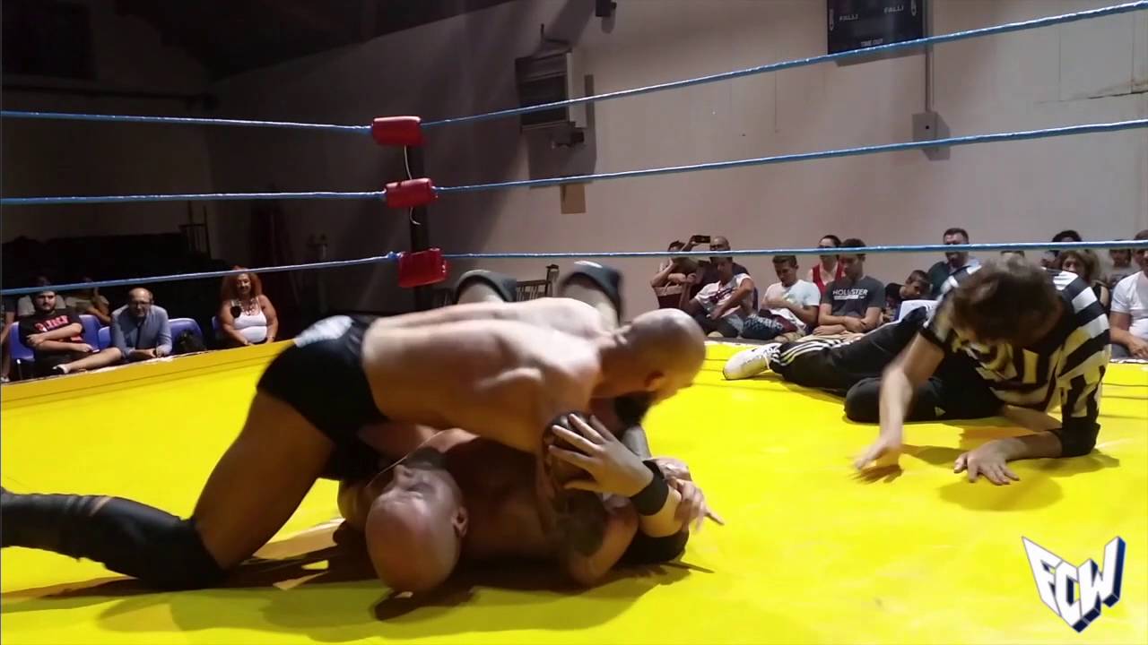 FCW Summerclash: Marius Al-Ani vs VIP - YouTube