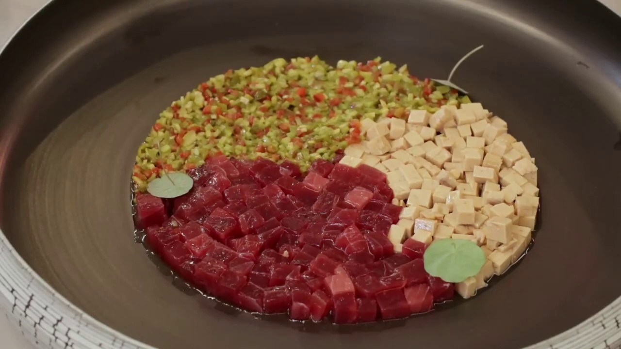 Tartar con descargamento y huevas de atún rojo - YouTube
