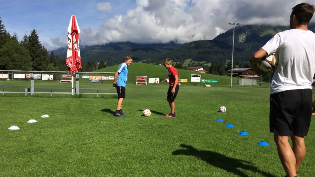Alex Hauser Fussballschlule - Super Aufwärmübung die Spaß macht - YouTube