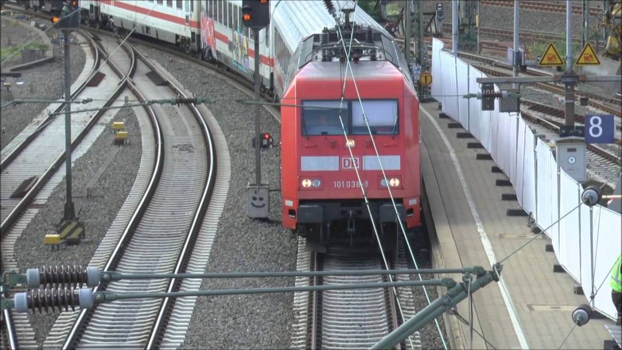 DB Class 101 DB Electric Locomotive No 101 038 8 approaching Hamburg ...