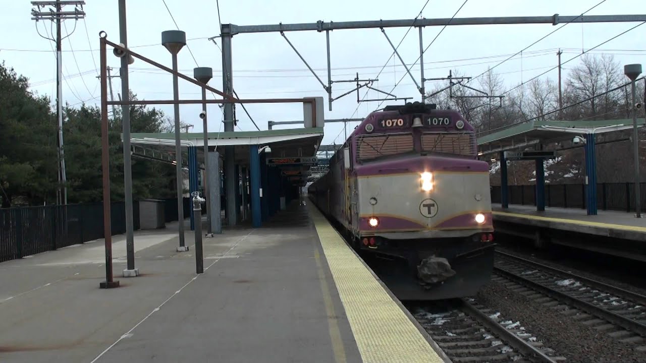 Amazing Hornshow From MBTA F40PH-2C #1070 - YouTube