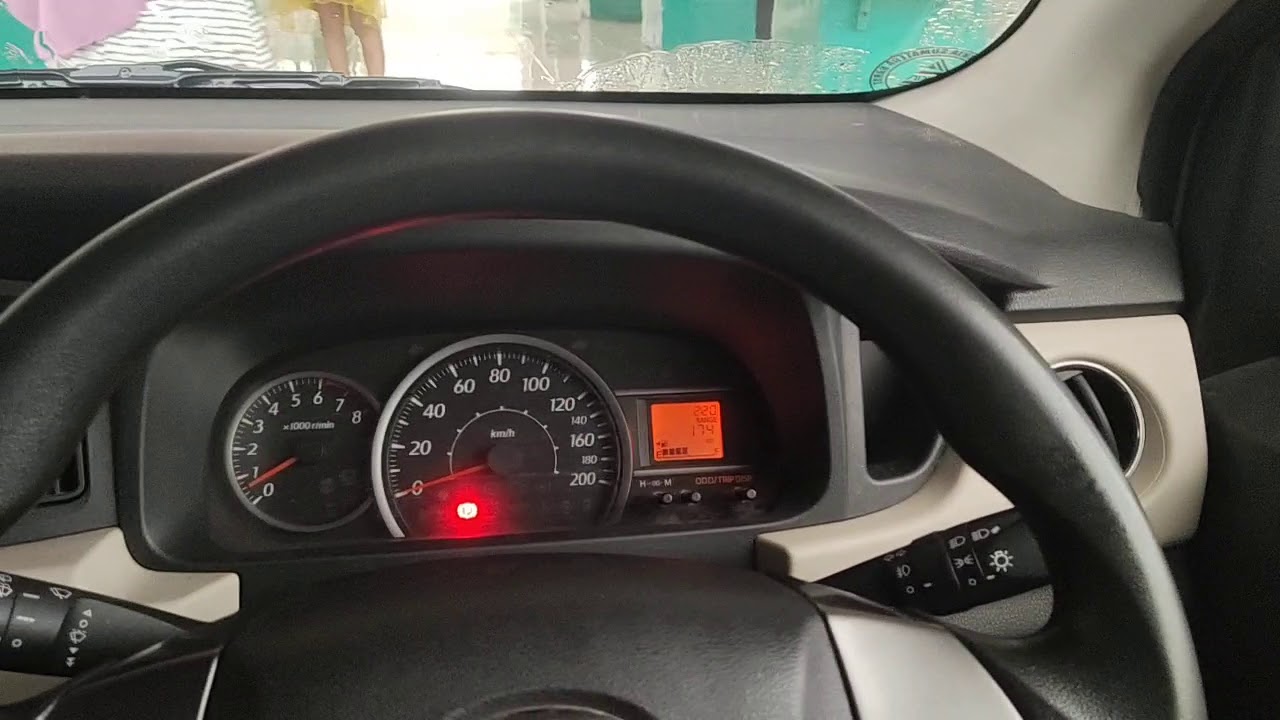 Review singkat Interior Daihatsu Sigra R Deluxe 2016 - YouTube