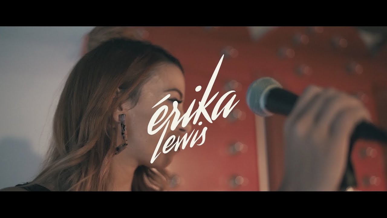 Érika Lewis - Concierto Acústico Urban Market Mahou Vigo - YouTube