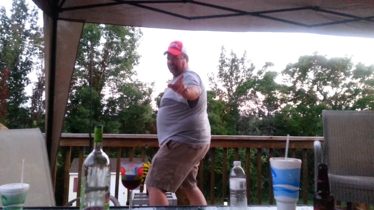 57 year old man twerkin (twerking) - YouTube