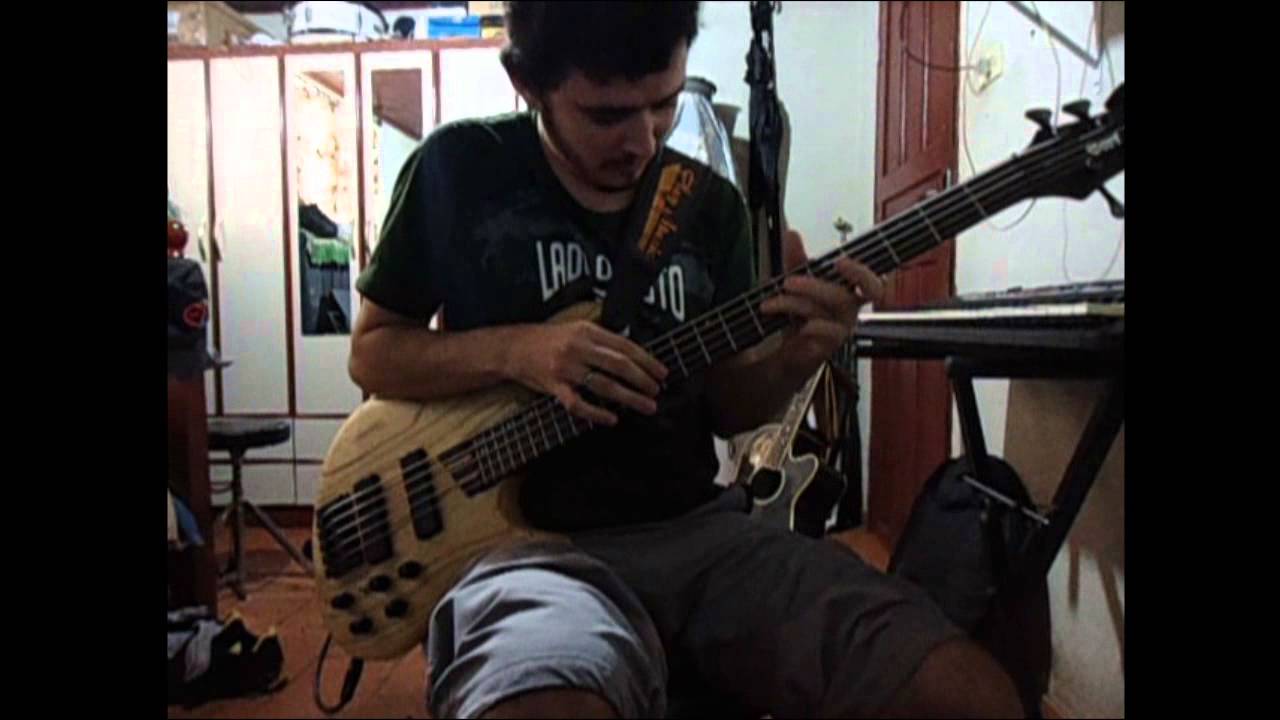Tapping Bass Chorus - YouTube