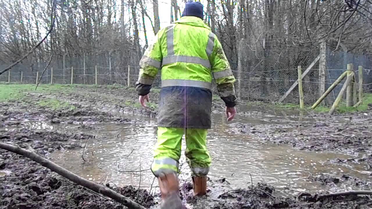 Riggers & Hi Vis in Deep Water - YouTube