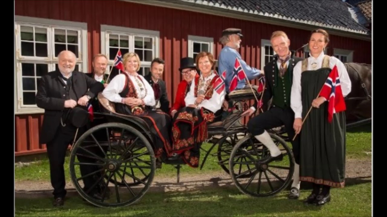 Edvard Grieg - Norwegian Dances / Danses Norvégiennes - YouTube