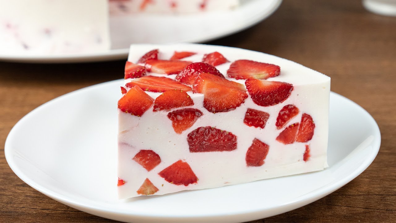 No bake cake with strawberries in 15 minutes! - YouTube