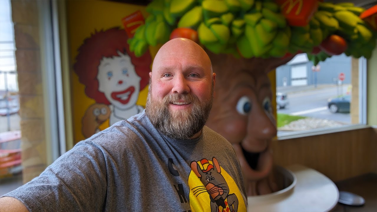 I Find A McDonaldLand Apple Pie Tree In A Modern McDonalds In ...