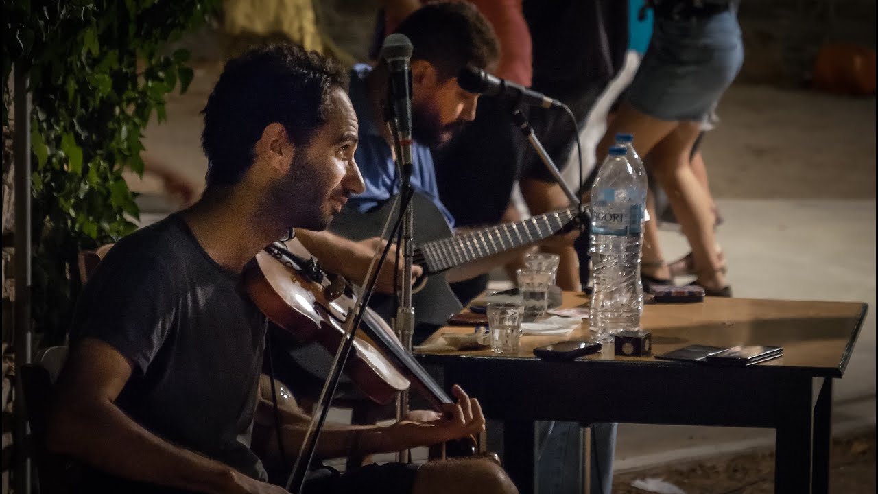 Ikaria/Ικαρία - Playing the Ikariotikos at the panigyri in Vrakades ...