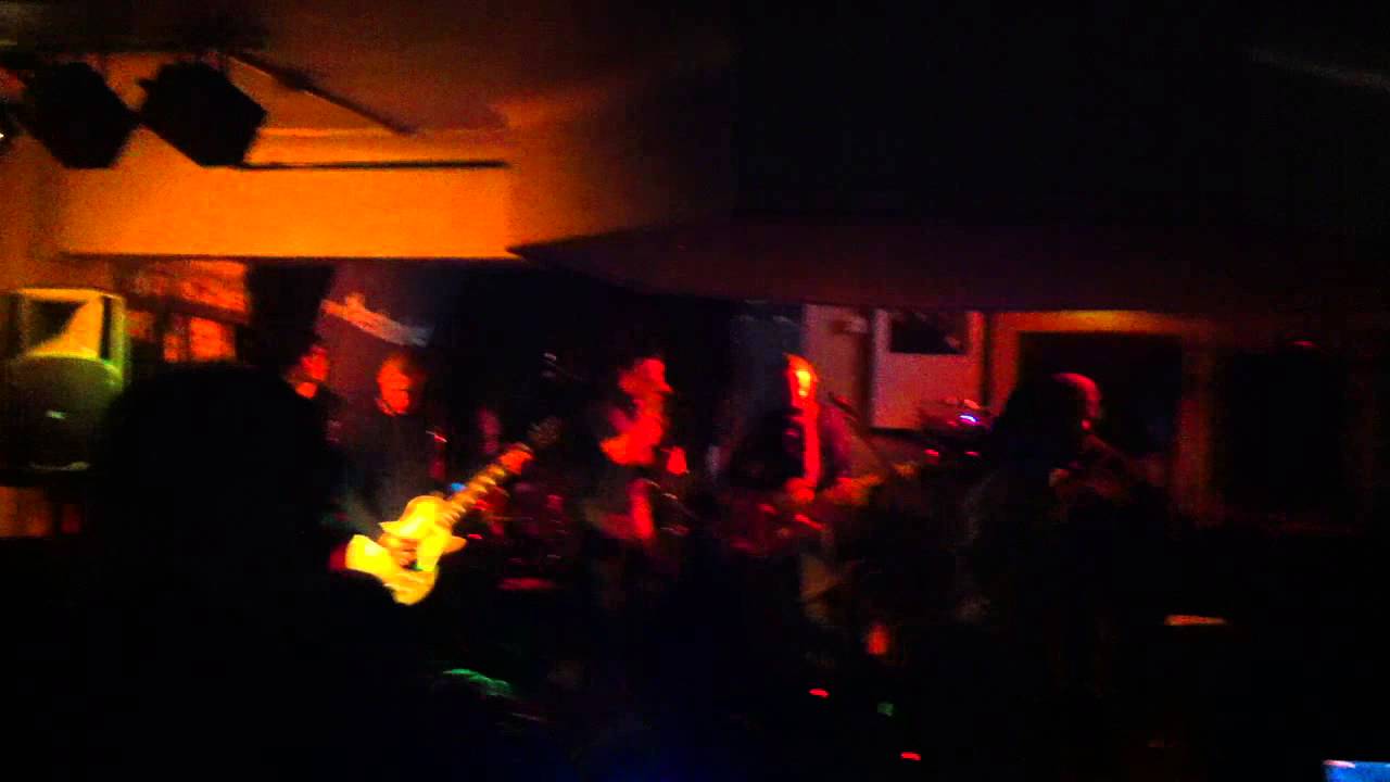 Who Am Ya 'five fifteen' live at the stumble inn - YouTube
