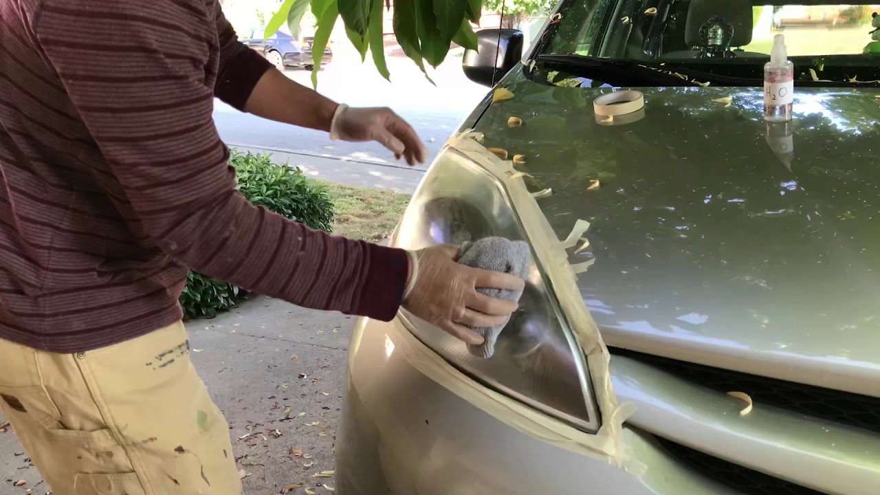 Time Lapse : 3M Headlight Restoration Kit Clears up Yellow Lights - YouTube