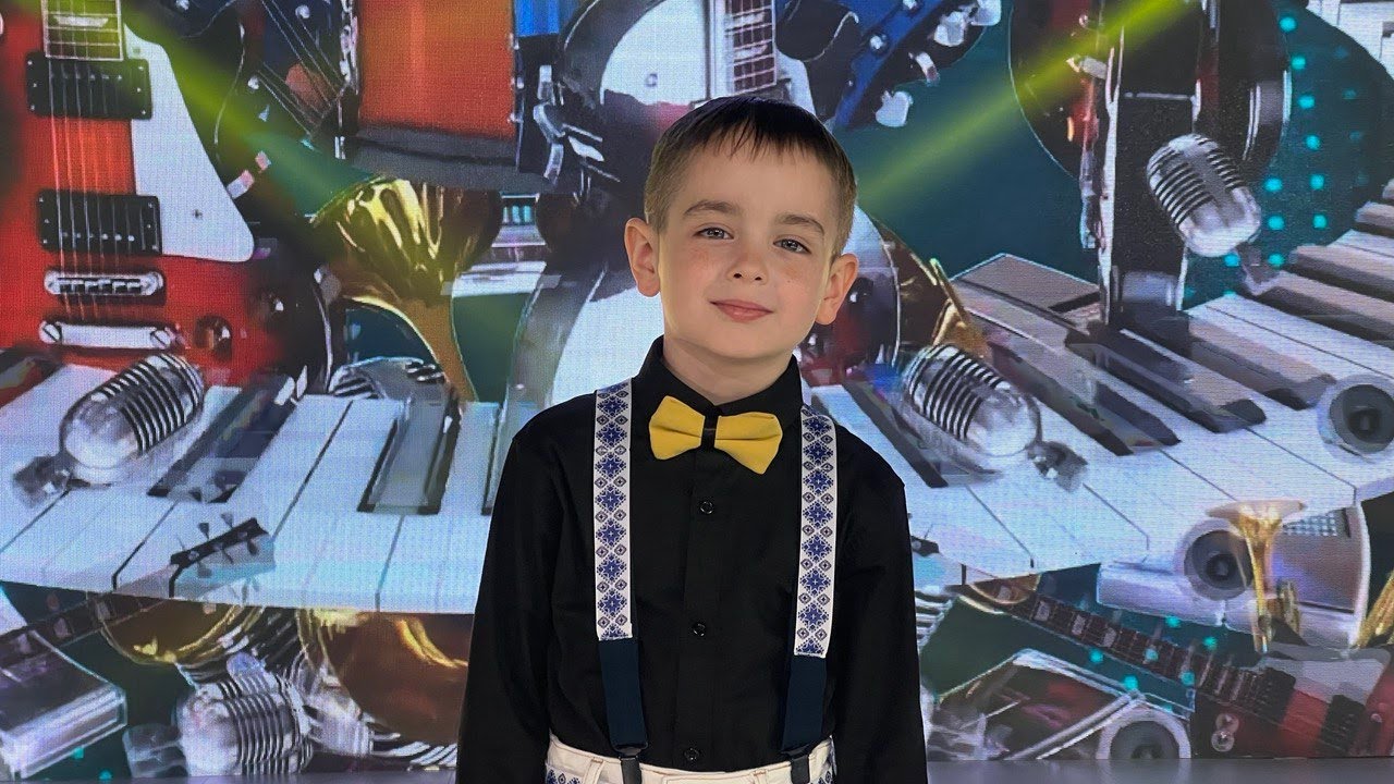 Matei Ostafii (La-La Show) - Muzica răsuna - YouTube