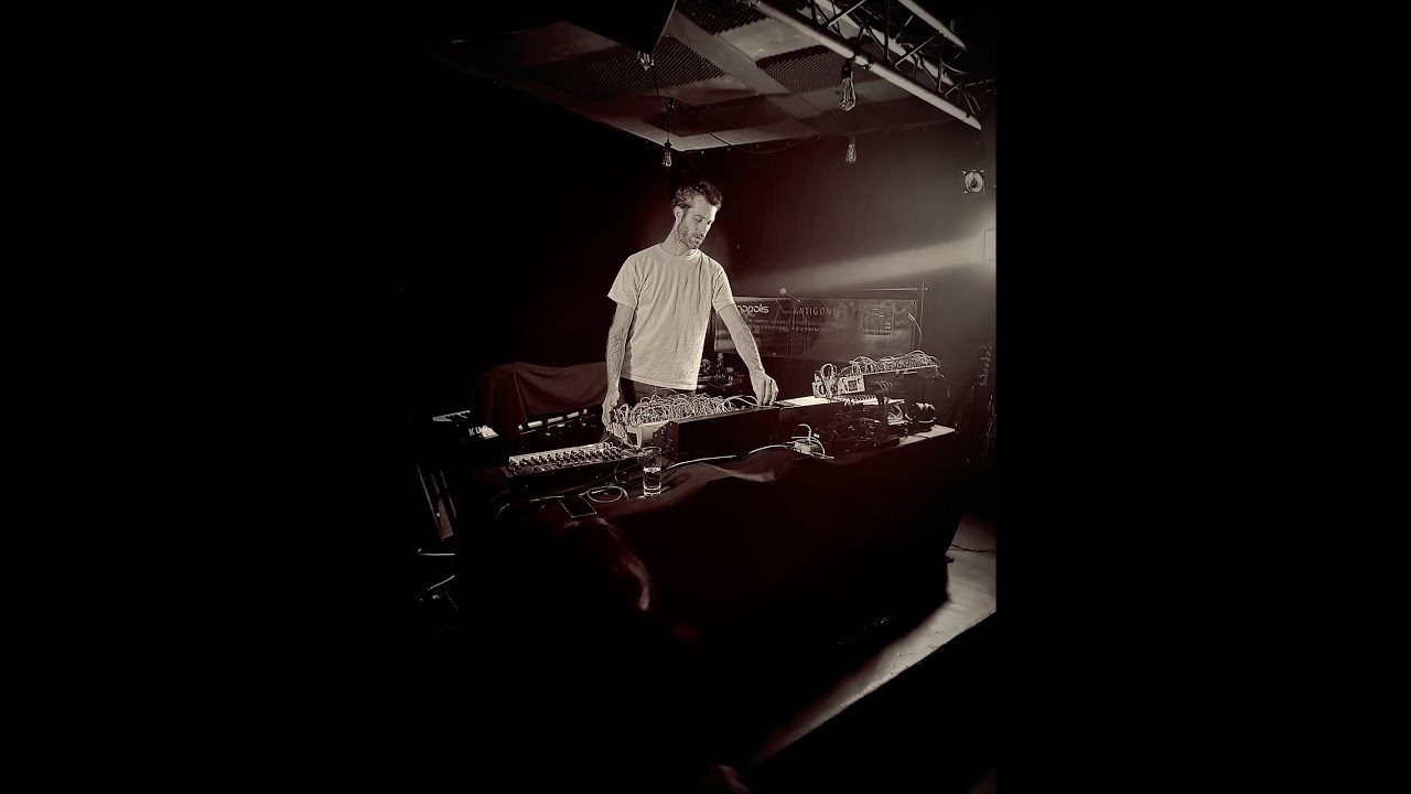 CLN - Live Synth modulaire (Patchwork #3) - YouTube