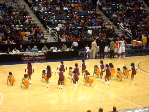 VSU WOO WOOS AND VUU RAH RAHS CHEER 2GETHER - YouTube