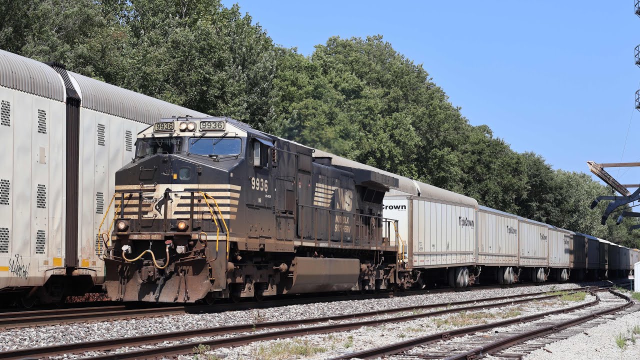 The last NS 255 RoadRailer train @ Tolono, IL! 8-25-2024 - YouTube