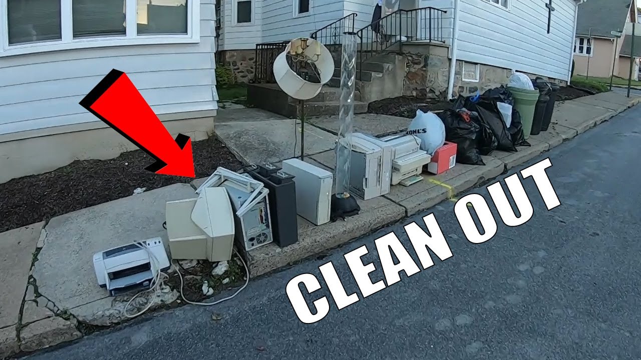 They Cleaned Out Their Office! Trash Picking Ep. 305 - YouTube