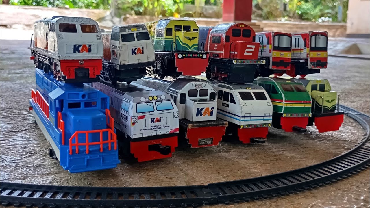 Menemukan mainan kereta api kai cc203,kereta api pt tel,kereta api rnb ...