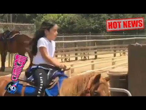 Hot News! Berani Banget, Putri Nia Ramadhani Taklukan Kuda - Cumicam 06 Juli 2017
