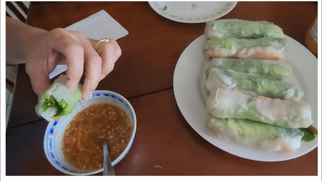 ណែមឆៅជាម្ហូបដែលខ្ញុំចូលចិត្ត | Raw Nem ( Spring Rolls) is my favorite ...